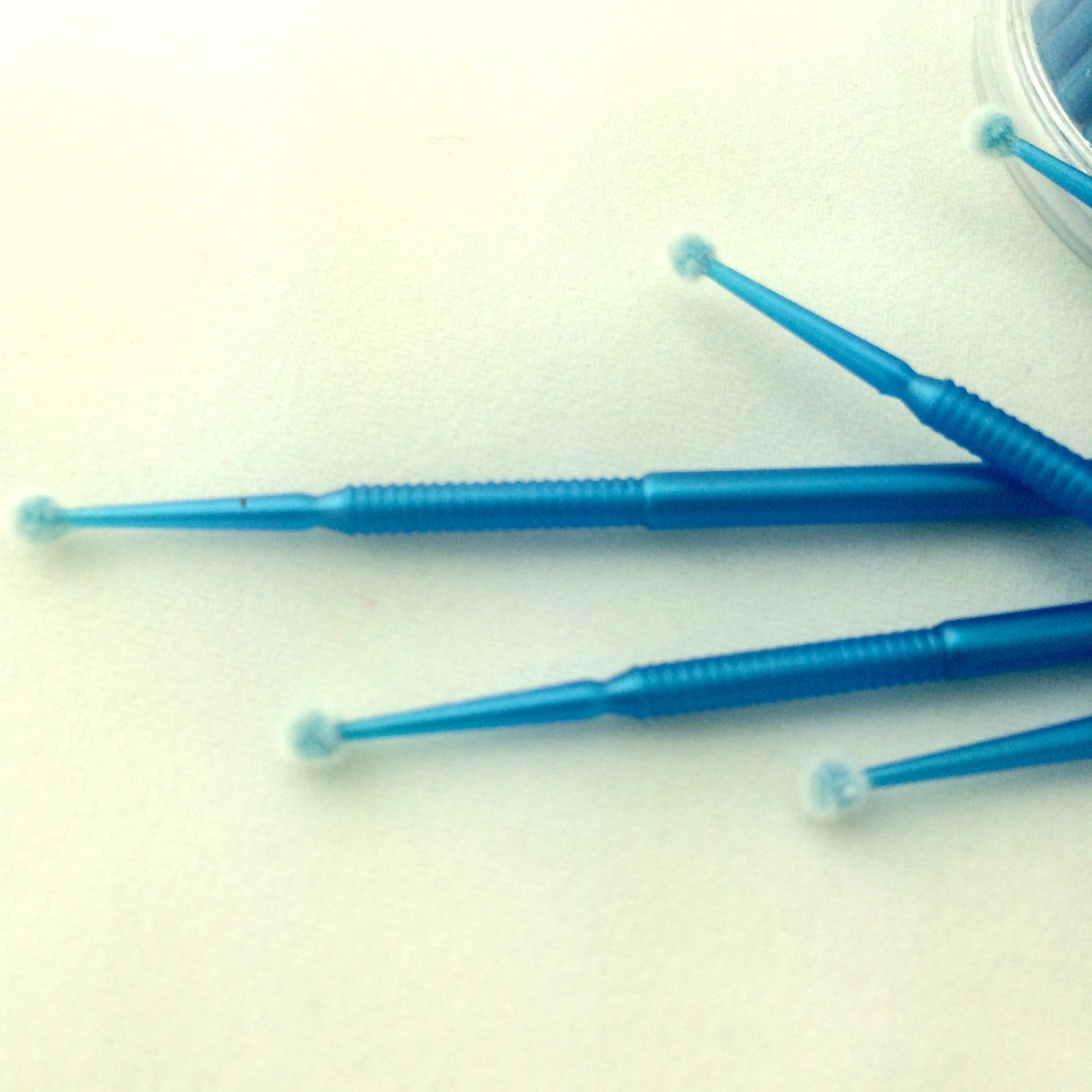 Micro Swab 2.0 For Eyelash Extension Removal – LashesDirect.com